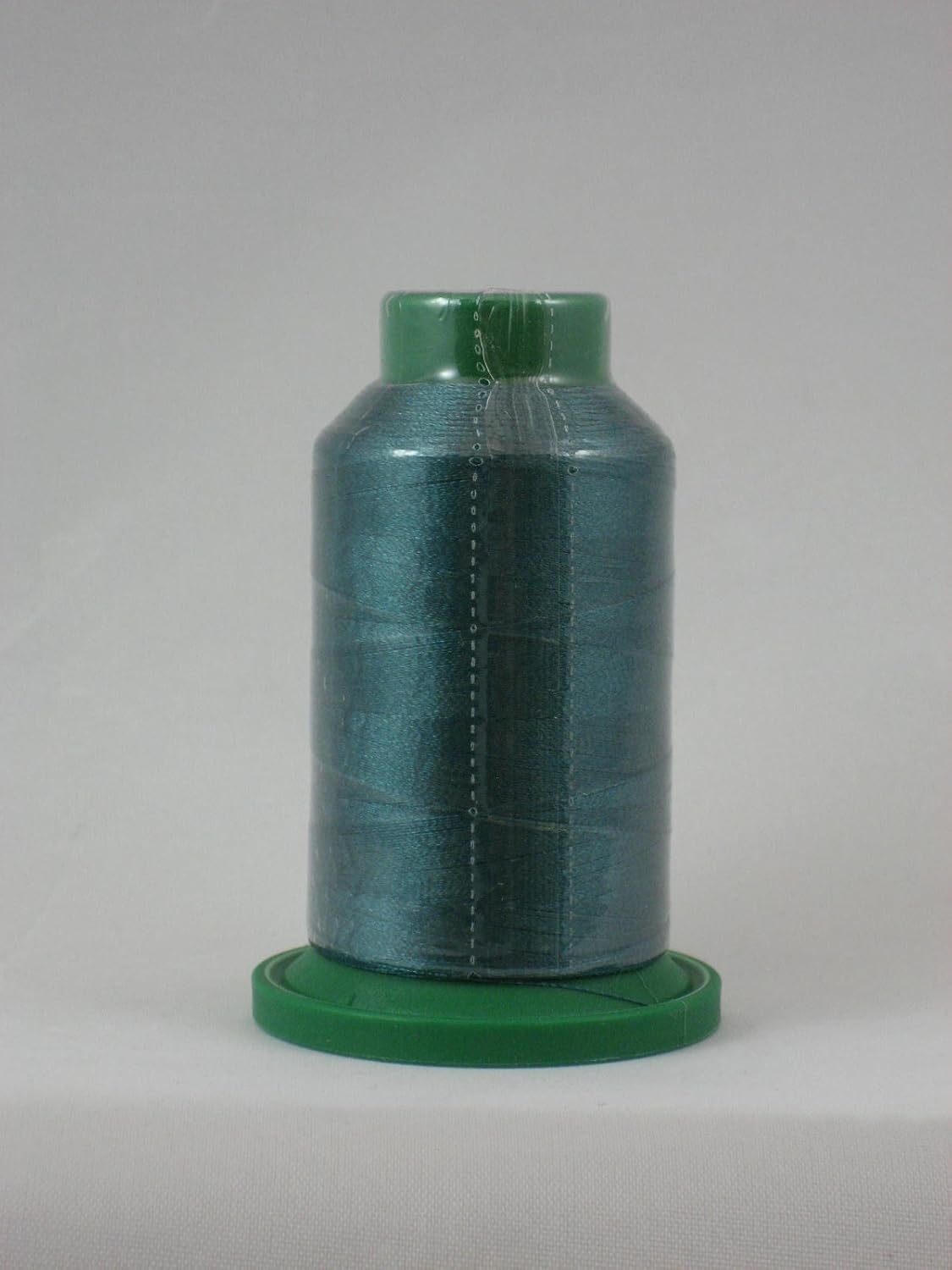 Amazon.com: Isacord Embroidery Thread 1000m (4220-4952) (4625) : Arts ...