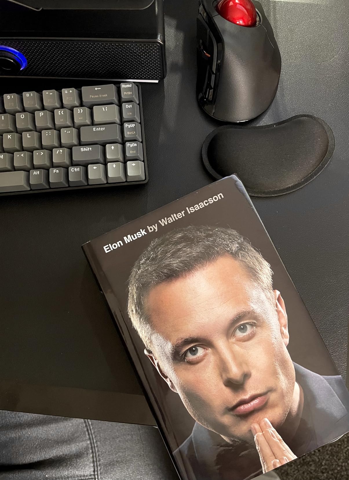 Elon Musk (Audio Download): Walter Isaacson, Jeremy Bobb, Simon ...