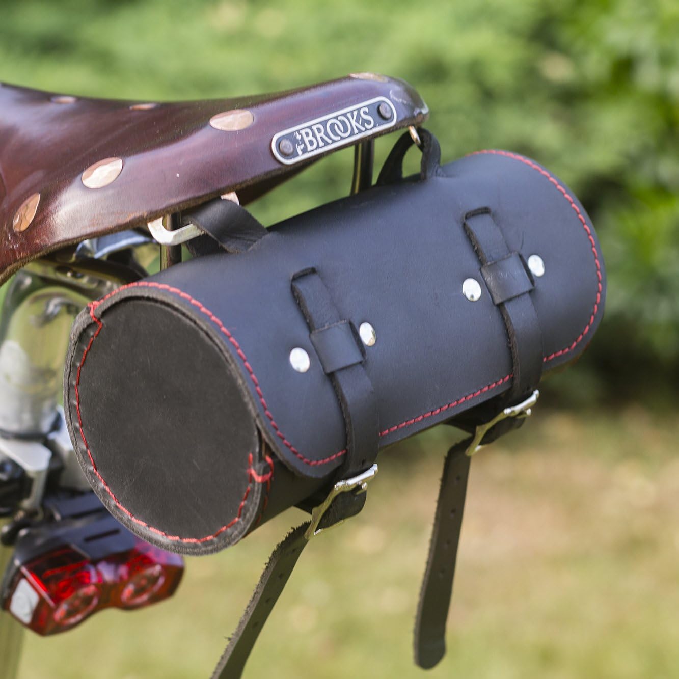 Amazon.com: London Craftwork Round Classic Saddle/Handlebar Bag Genuine ...