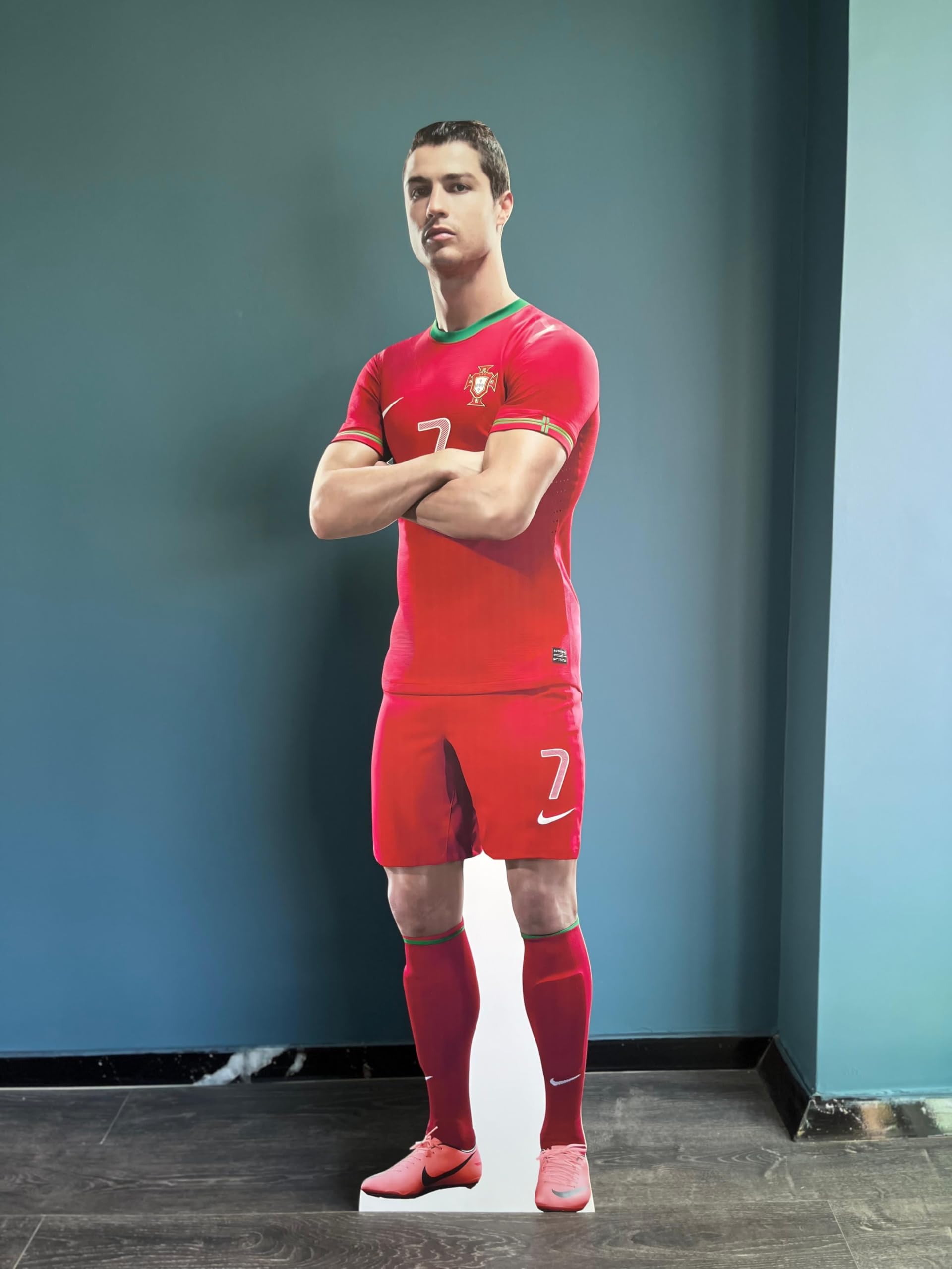 Cristiano Ronaldo Calves Size Cristiano Ronaldo: 10 Million In A Day!