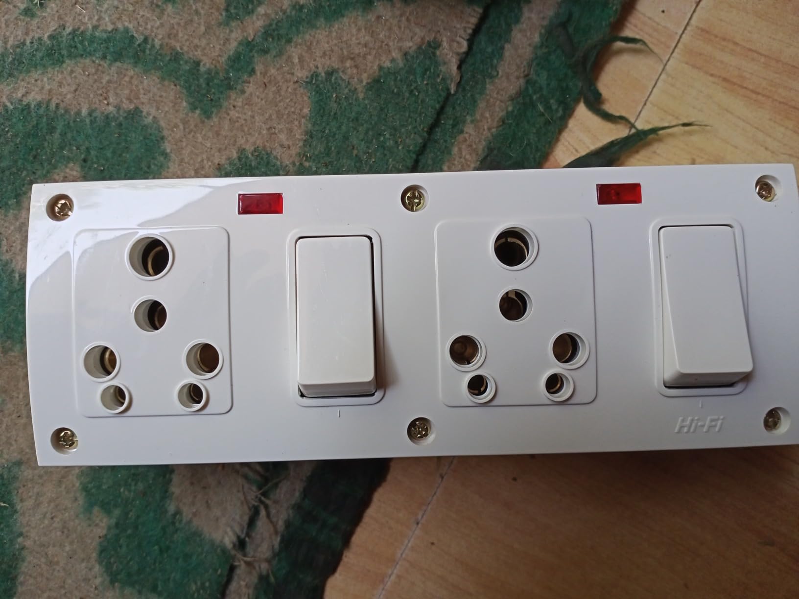 Hi-Fi 16 Amps Double S.S Combined 2+2 Switch and Socket with Light ...
