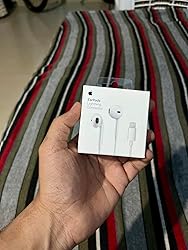 Apple Wired in Ear Earpods with Lightning Connector : Amazon.in ...