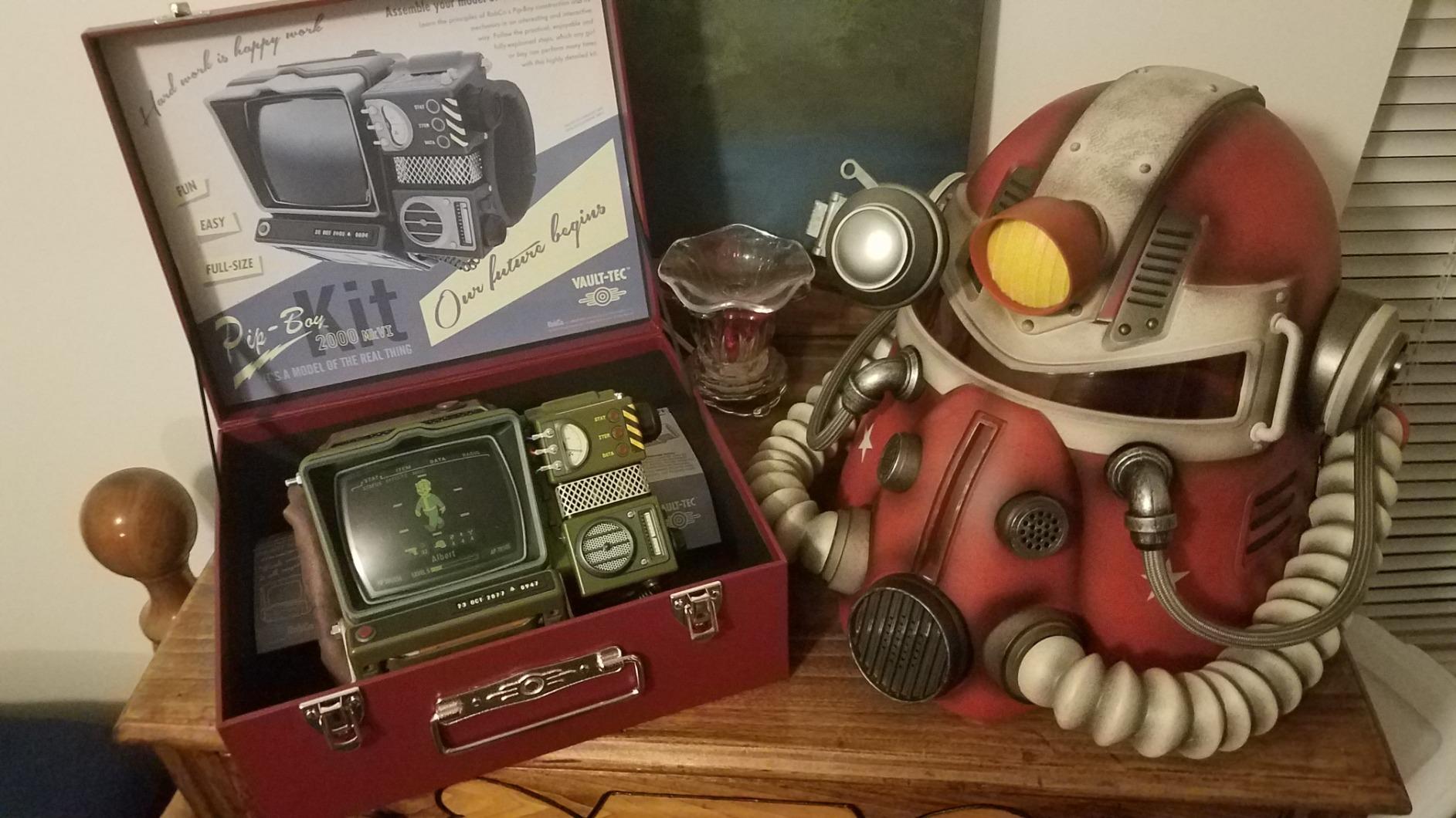 Amazon.com: Kit de construcción Fallout Pip-Boy 2000 Mk VI, +14 años ...
