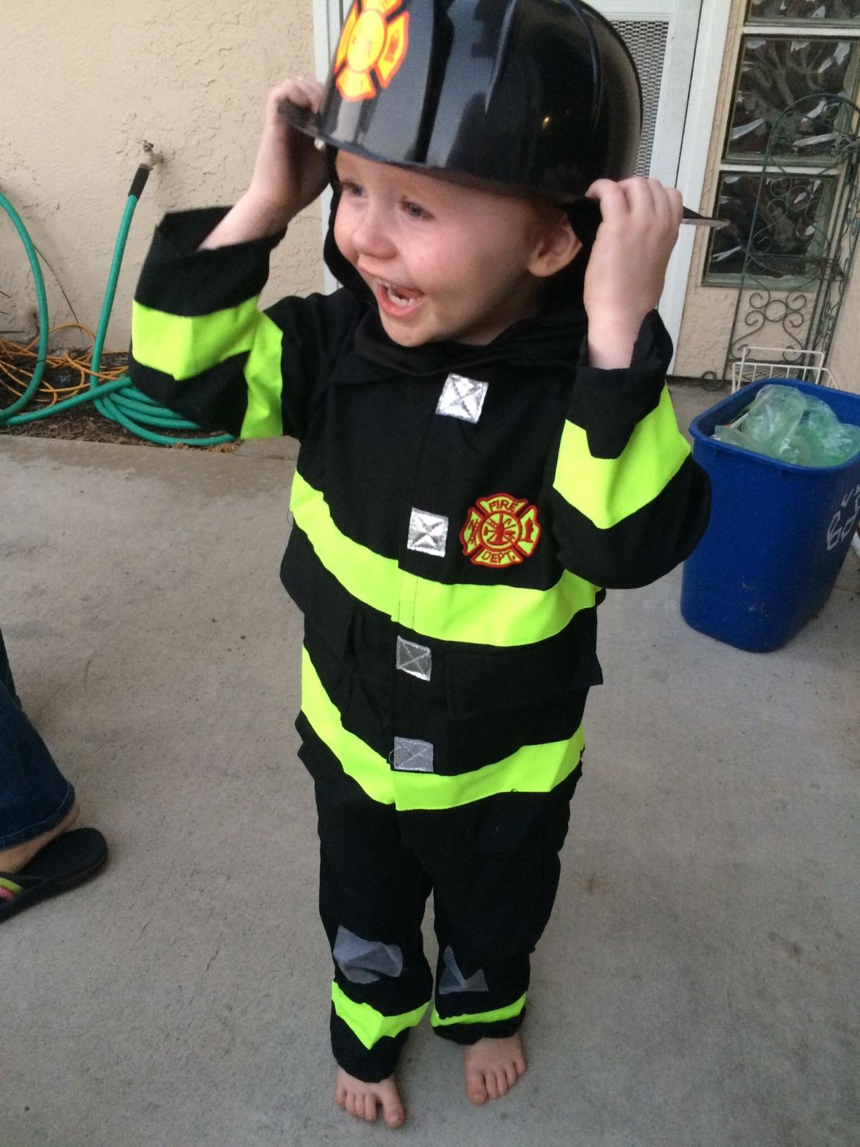Amazon.com: Dress Up America Firefighter Costume For Kids – Fireman ...