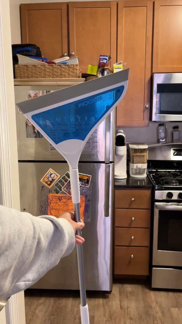 Watch Squeegie broom for wet spills and dust on Amazon Live