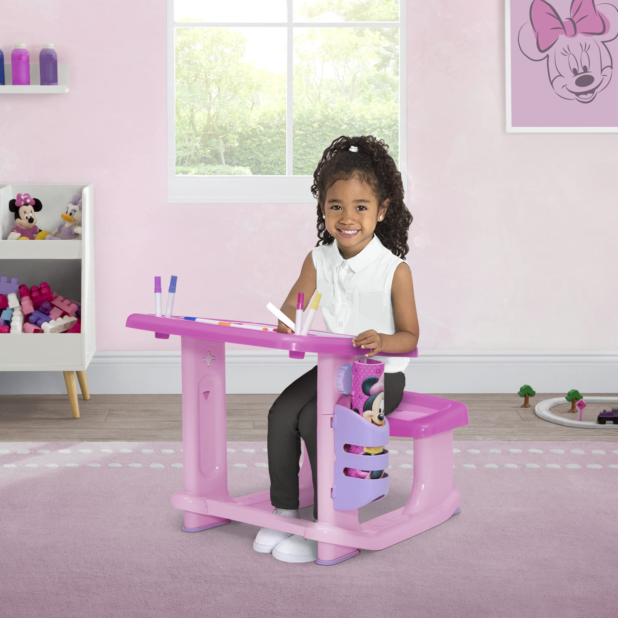 Snapklik.com : Disney Minnie Mouse Draw And Play Desk By Delta Children ...