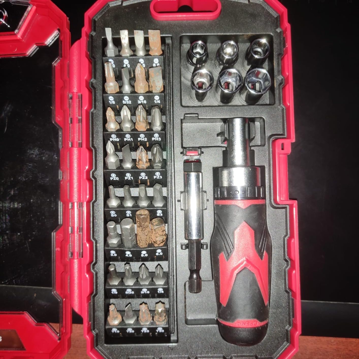 amazon basics Magnetic Ratchet Screwdriver Set, Multicolour, 41-Piece ...