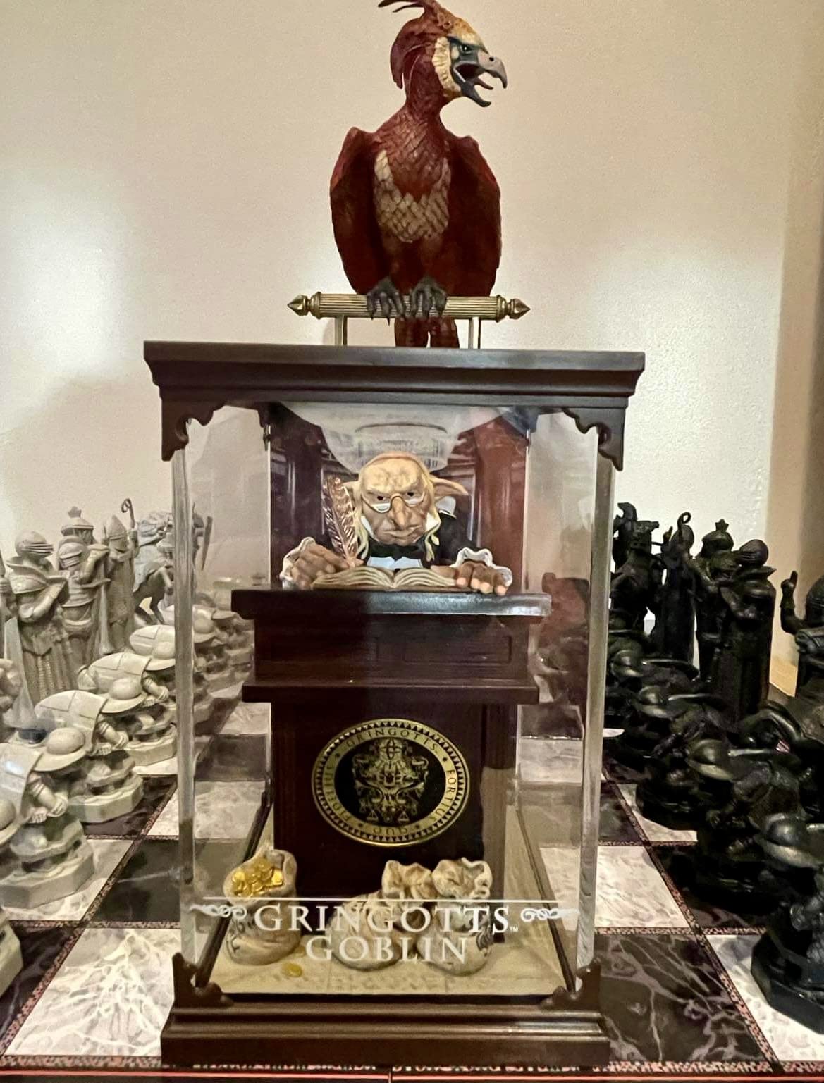 The Noble Collection - Magical Creatures Gringotts Goblin - Hand ...