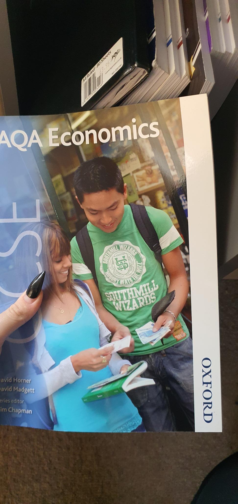 AQA GCSE Economics Student's Book : David Horner, David Madgett: Amazon ...
