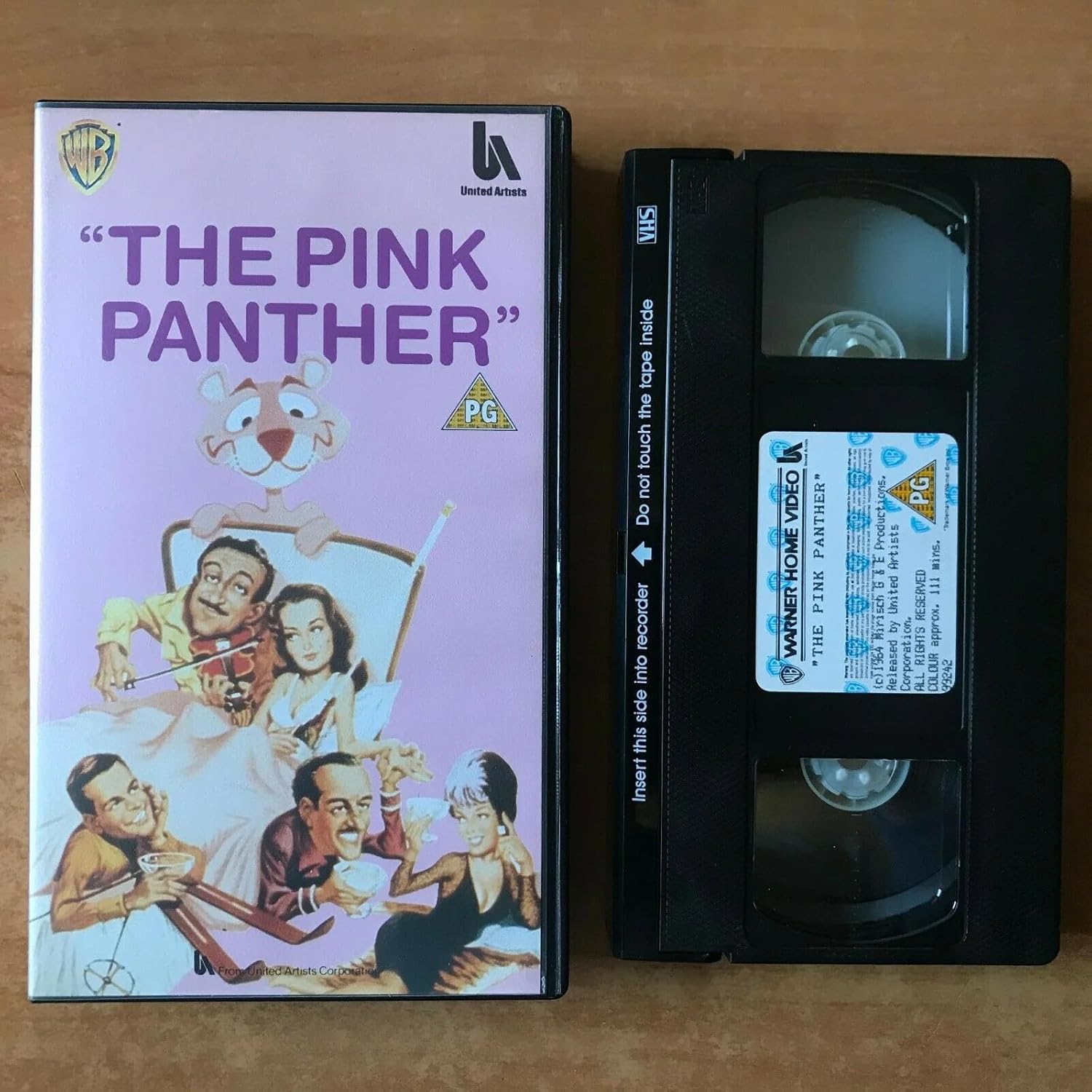 Amazon.com: The Pink Panther [VHS] : David Niven, Peter Sellers, Robert ...