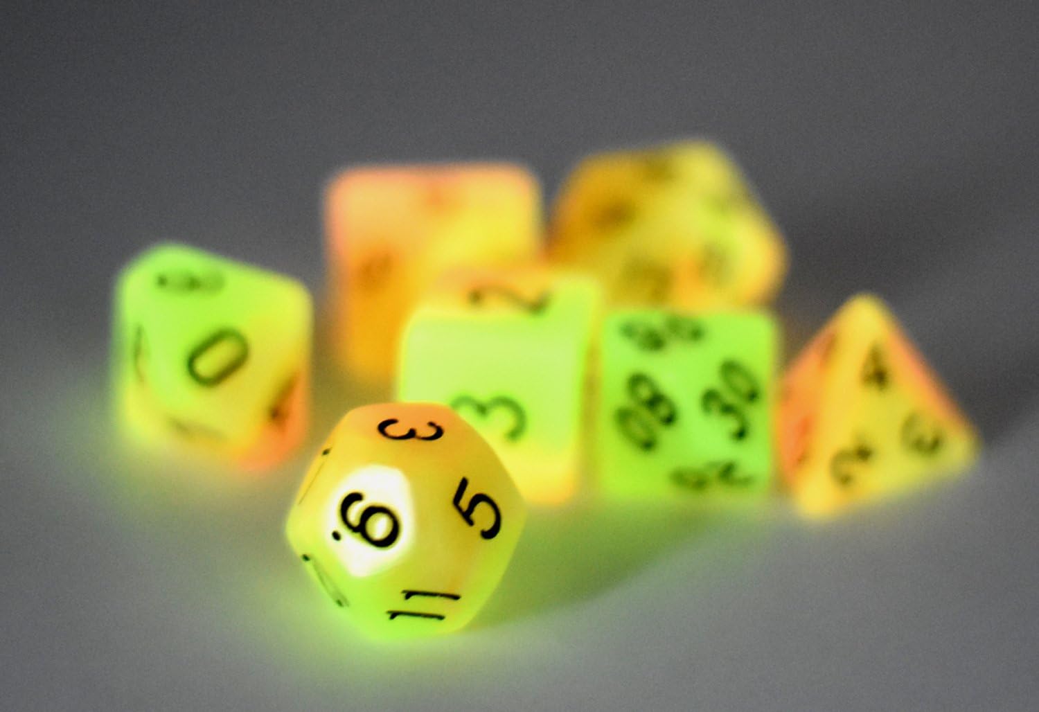 Amazon.com: Glowing Dice Polyhedral Dice Set Luminous Glow in The Dark ...
