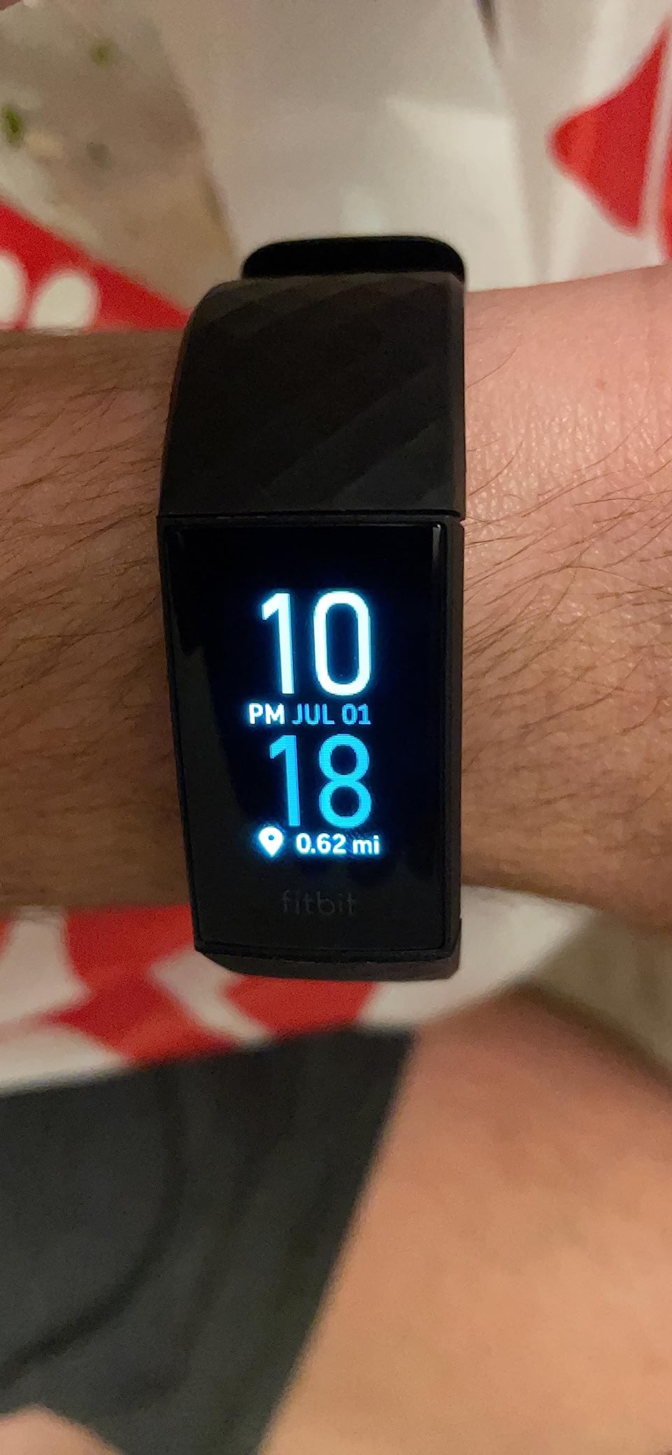 Amazon.com: Fitbit Charge 4 Black Advanced Fitness Tracker : Sports ...