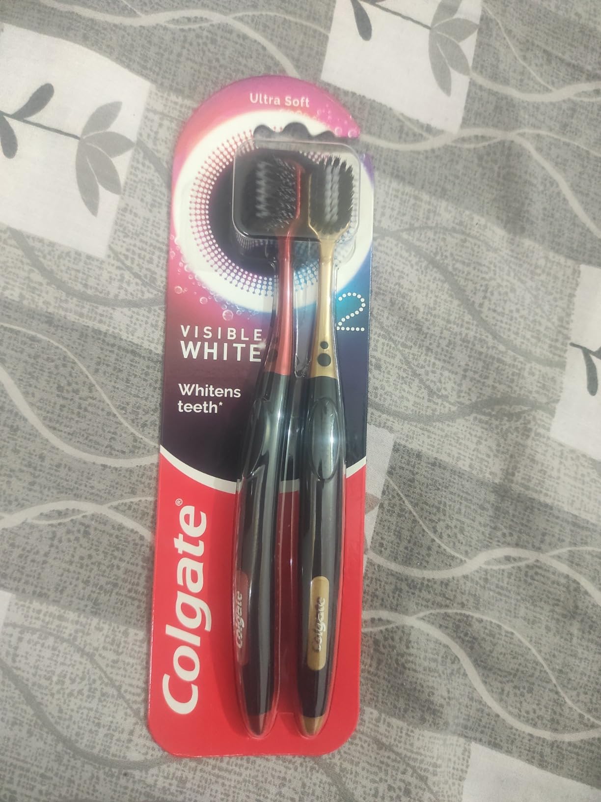 Buy Colgate Visible White O2 Manual Toothbrush - 2 Pcs, Ultra Soft ...