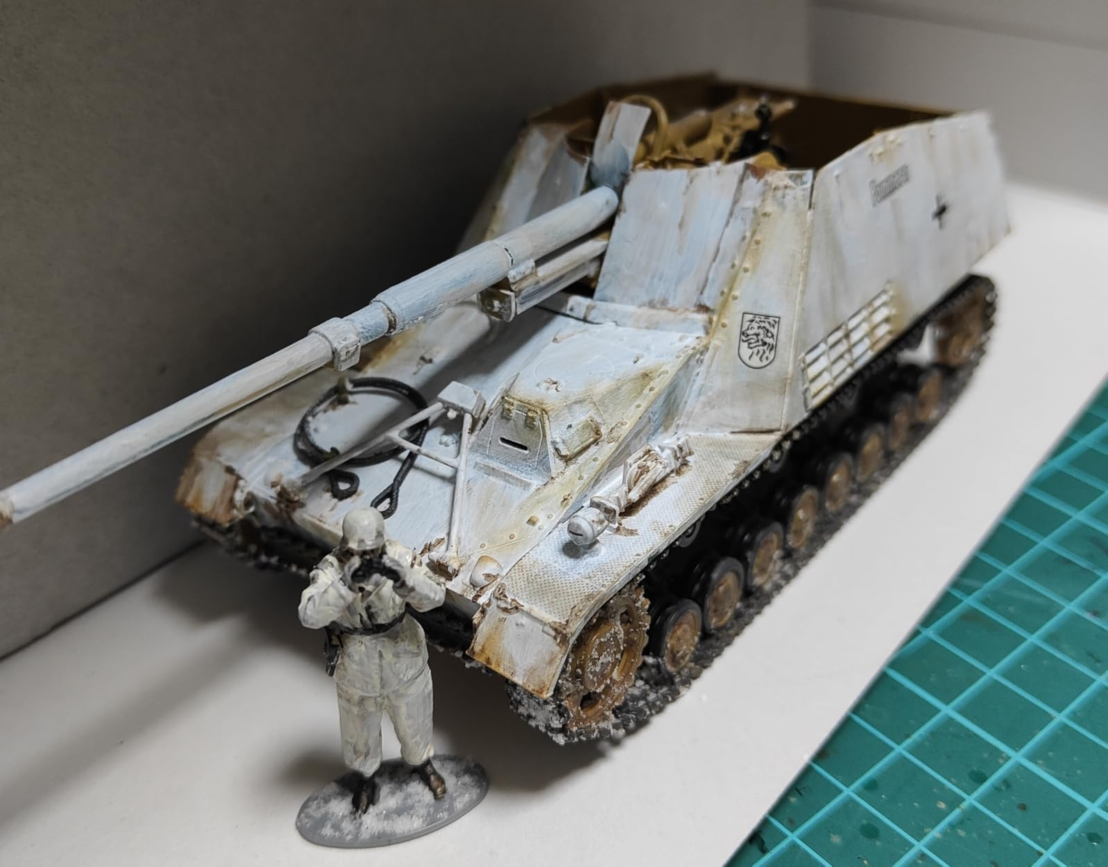 Amazon | タミヤ(TAMIYA) 1/48 ミリタリーミニチュアシリーズ No.100 ドイツ 重対戦車自走砲 ナースホルン ...