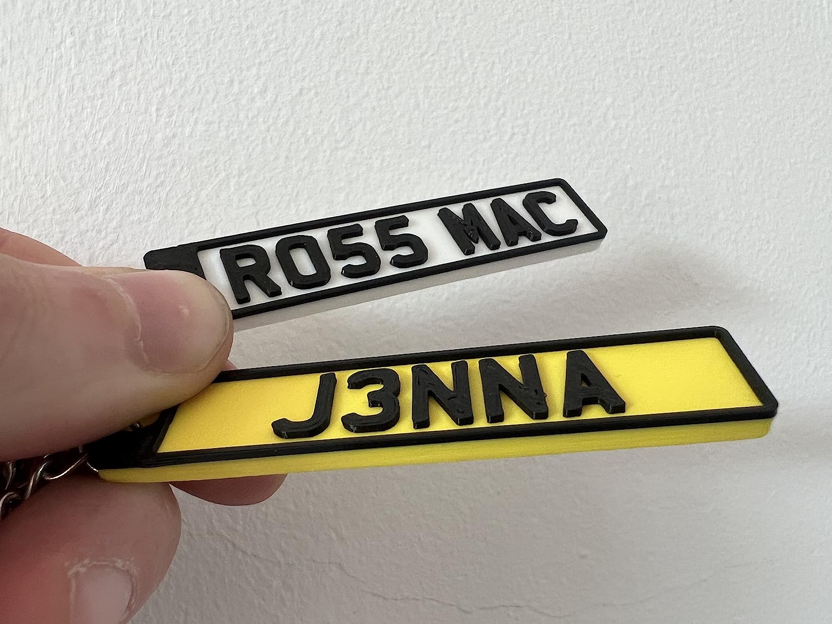 GPG Set of 2 Personalised Number Plate Keyrings | White and Yellow 3D ...
