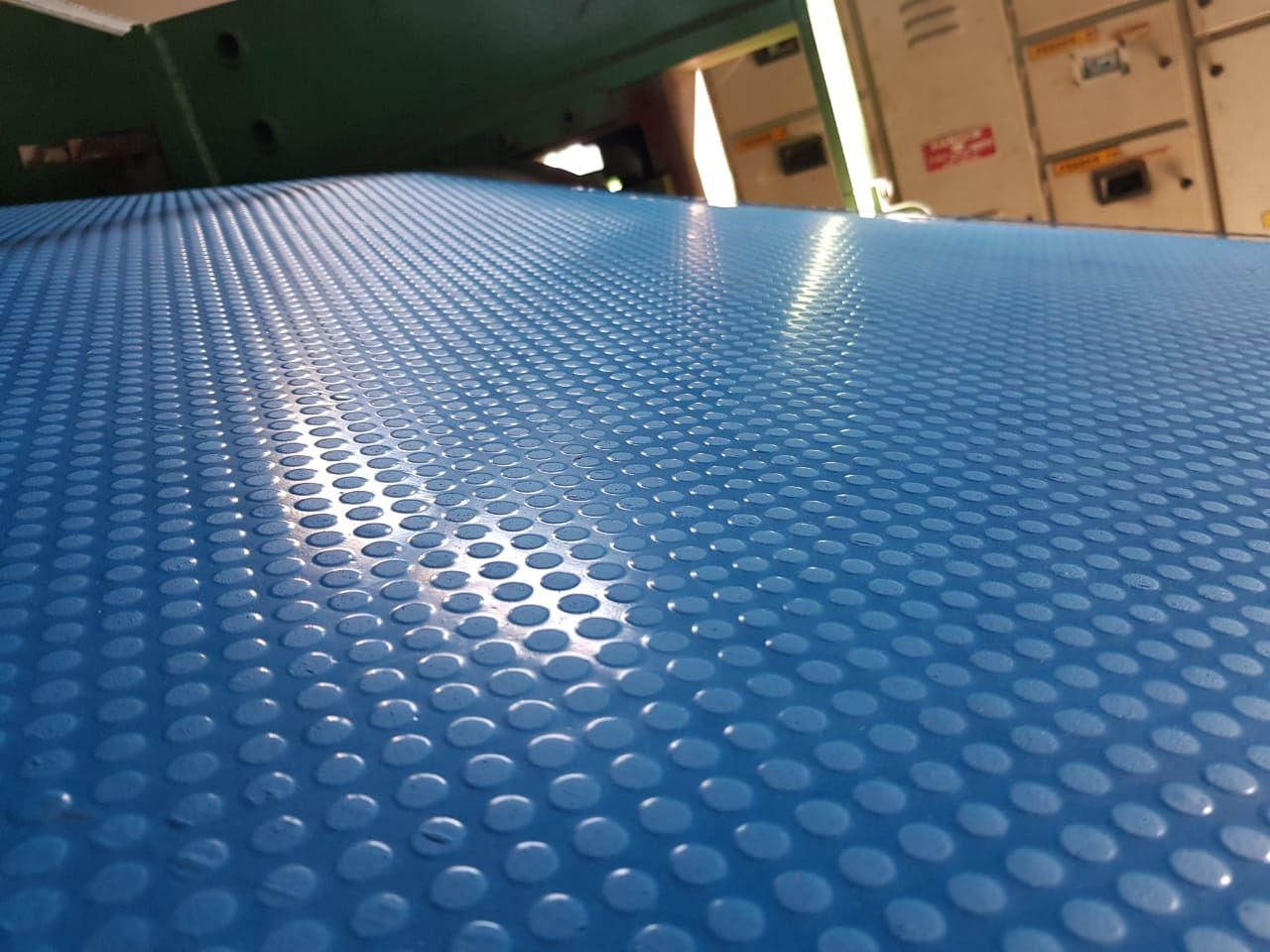 Aicon Electrical Insulating Rubber Mat As Per IS 15652:2006 (Blue ...