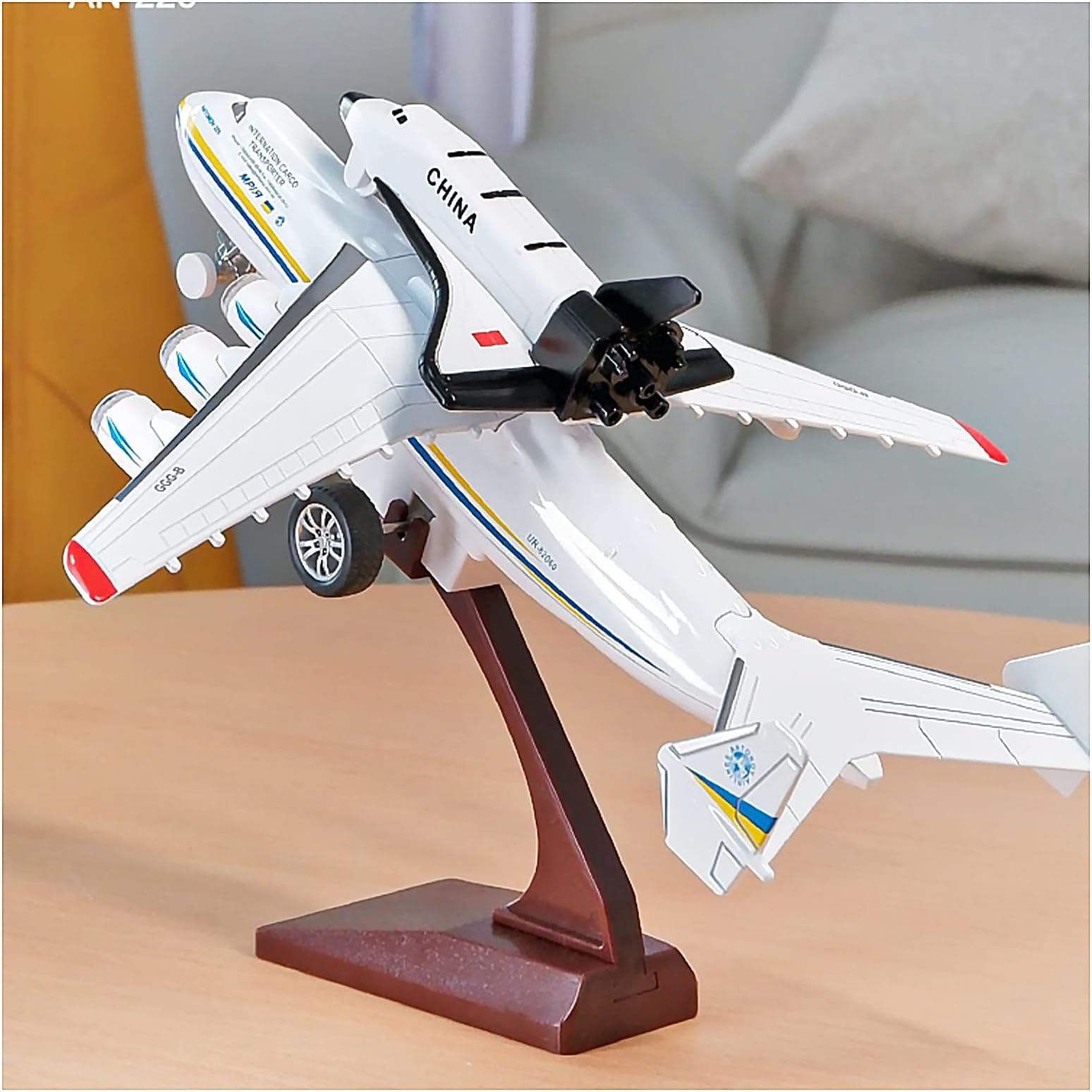 Amazon.co.jp: BOLYUM ウクライナアントノフAn225輸送機ダイキャスト樹脂モデル航空機シミュレーションエアバスプラスチック ...