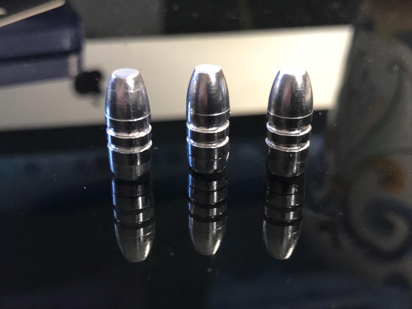 Amazon.com : Lyman 2 Cavity # 257420 DC Mould 25 Cal. 65 Grains Rifle ...