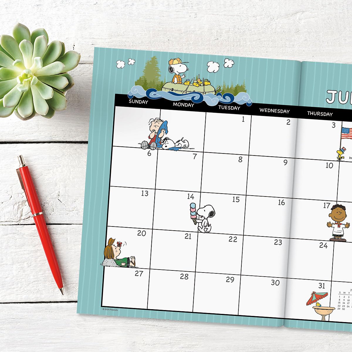Snapklik.com : 2025 PEANUTS Desk Planner & Calendar, 8.5-Inch X 11-Inch ...