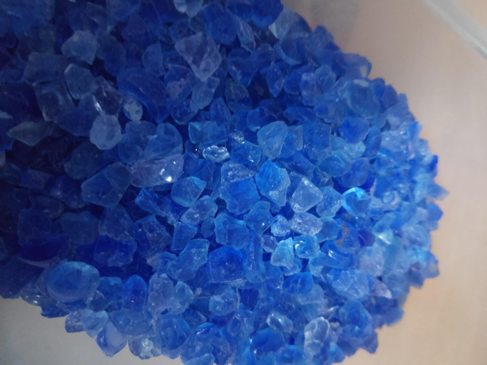 WI Colour Indicating Desiccant Silica Gel (2000 g, Blue) : Amazon.in ...