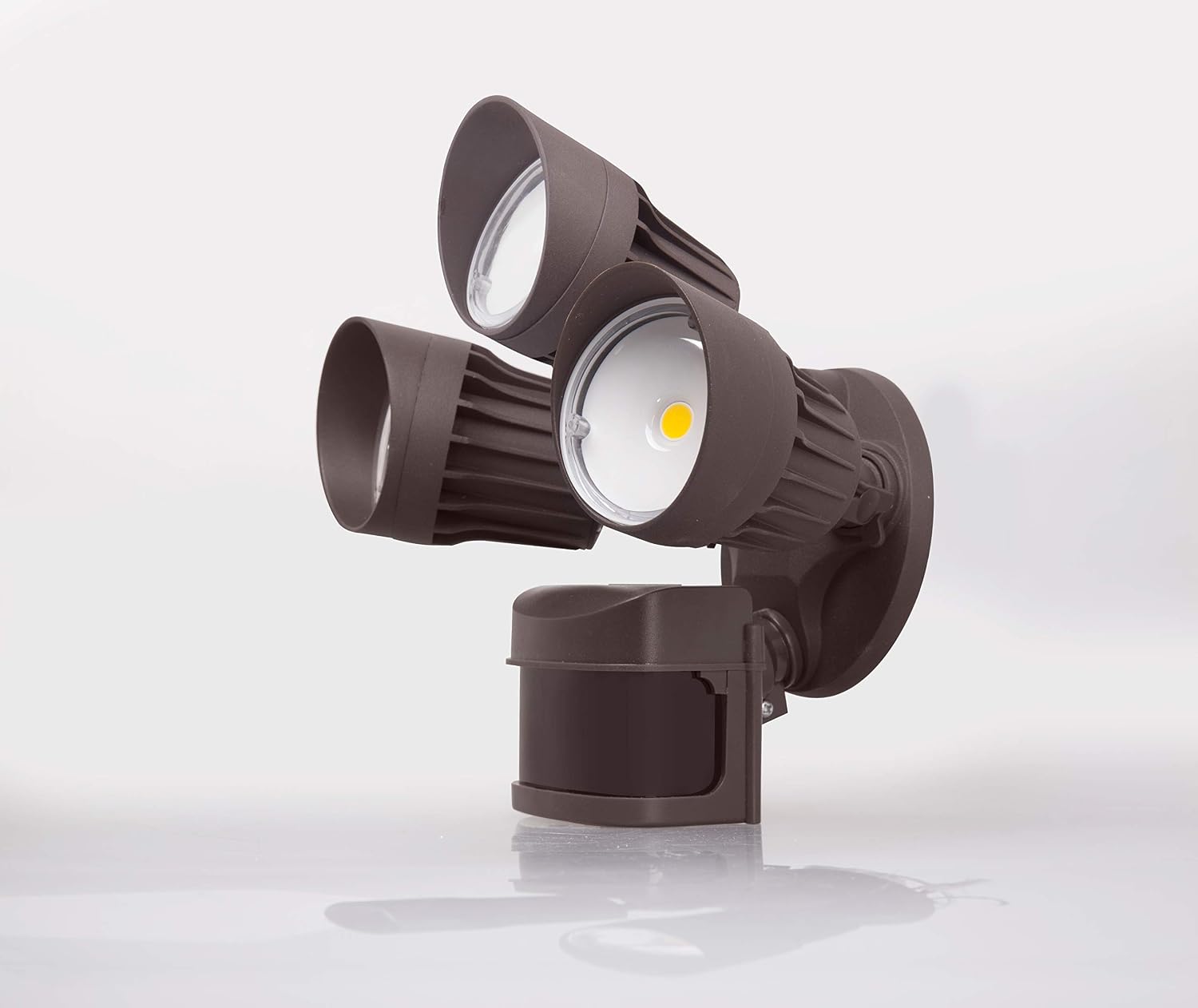 Plan Hoot LED Outdoor Security Flood Light with 270 Degree Coverage ...