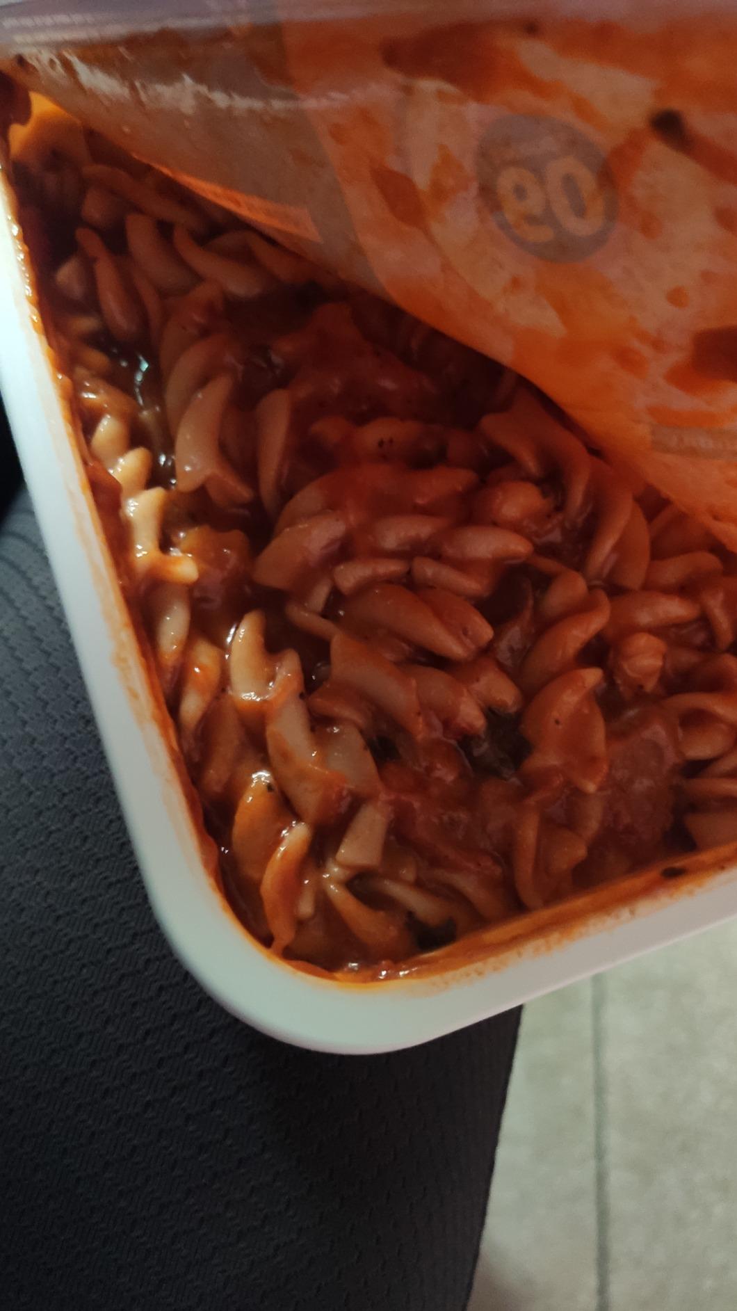 TATA Q Saucy Tomato Pasta with Chicken, 305g : Amazon.in: Grocery ...