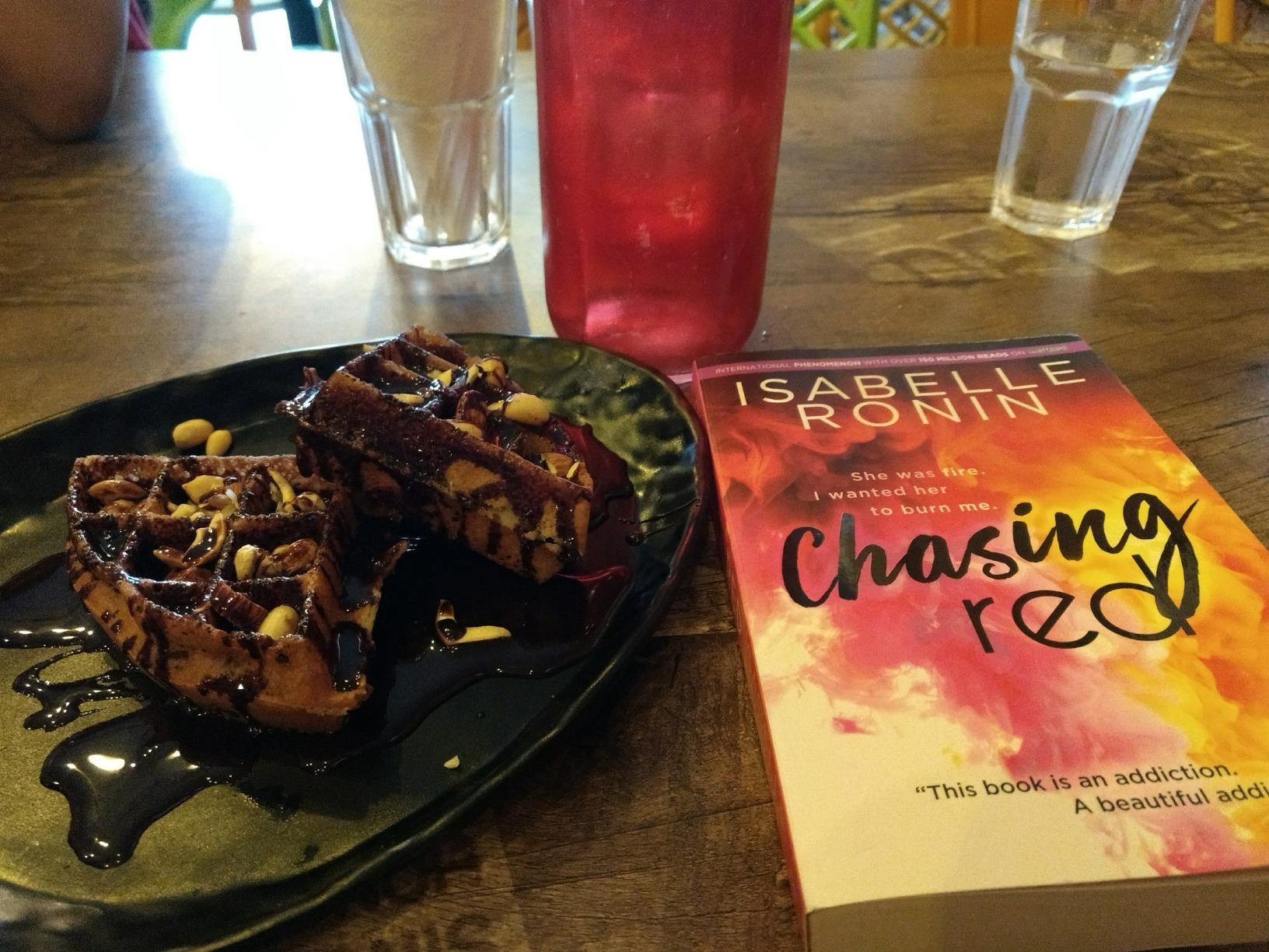 Chasing Red: Steamy New Adult Romance eBook : Ronin, Isabelle: Amazon ...