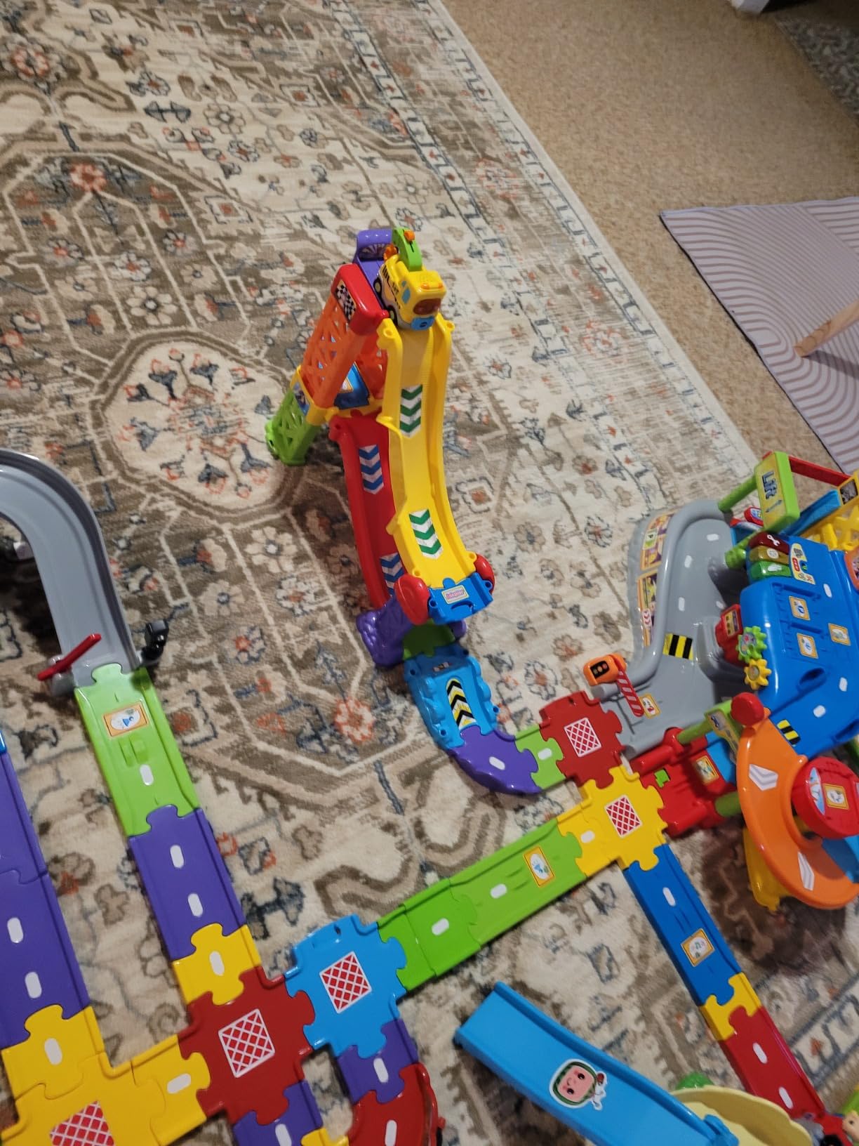 VTech Toot-Toot Drivers 3-in-1 Raceway - Interactive Race Tracks for ...