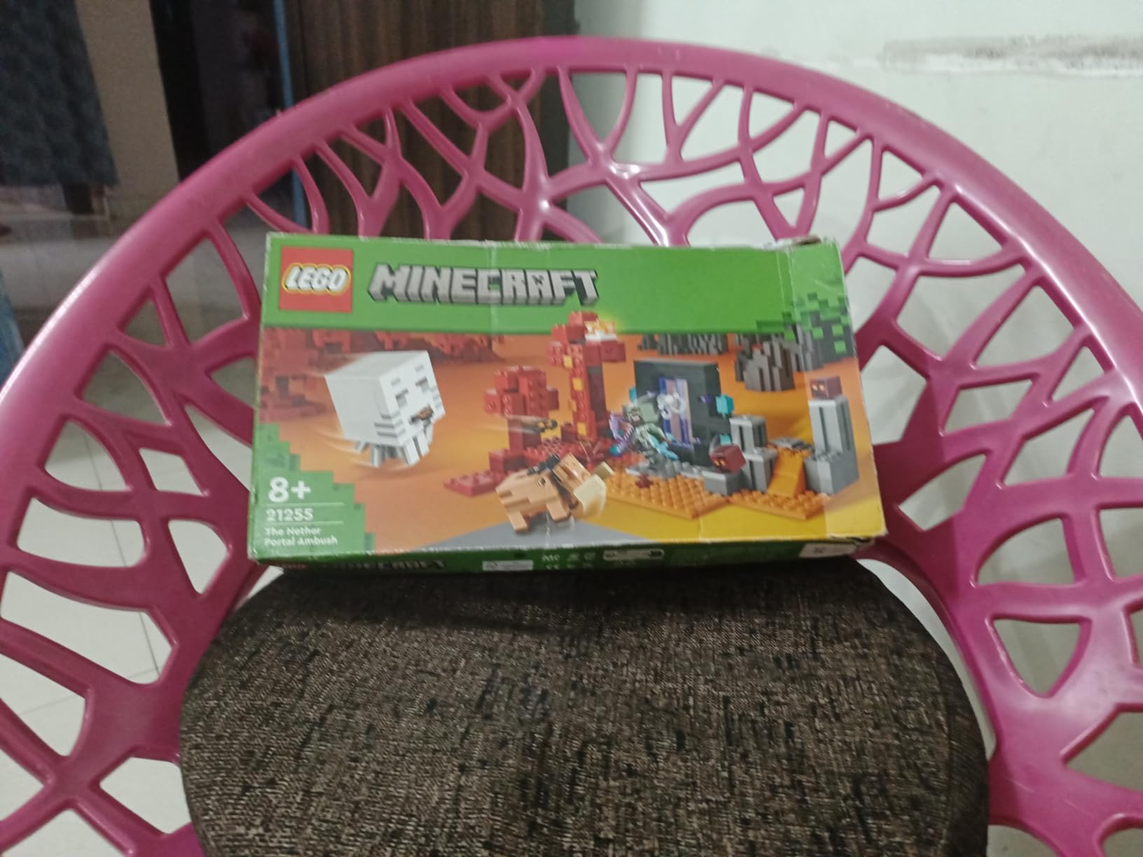 LEGO Minecraft The Nether Portal Ambush 21255 (352 Pieces) : Amazon.in ...