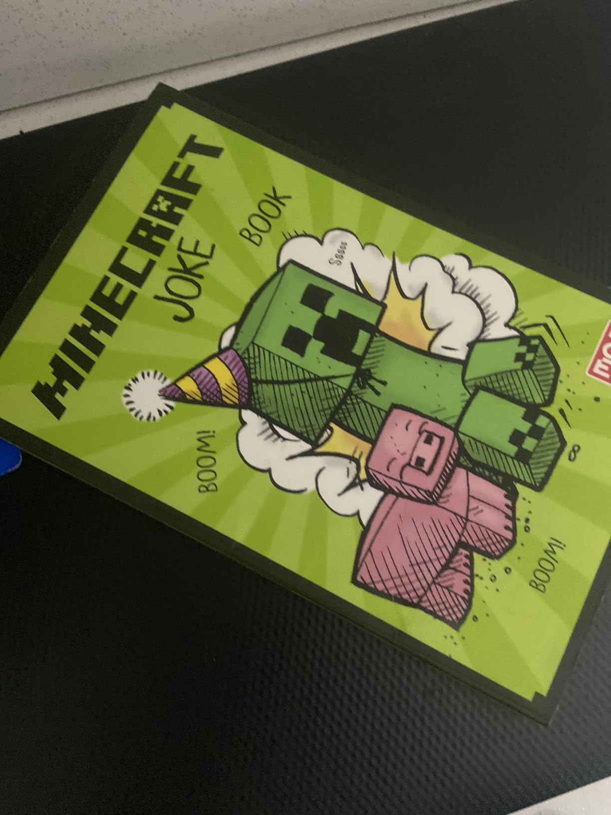 Minecraft Joke Book: An official illustrated Minecraft children’s joke ...