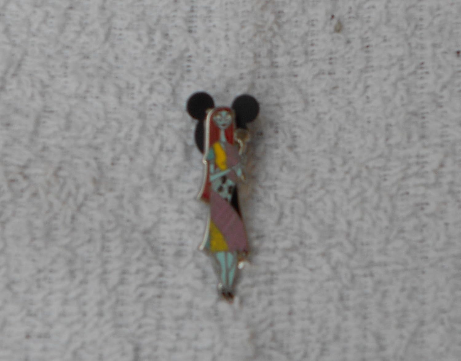 Amazon.com: DISNEY NIGHTMARE BEFORE XMAS SALLY PIN : Everything Else