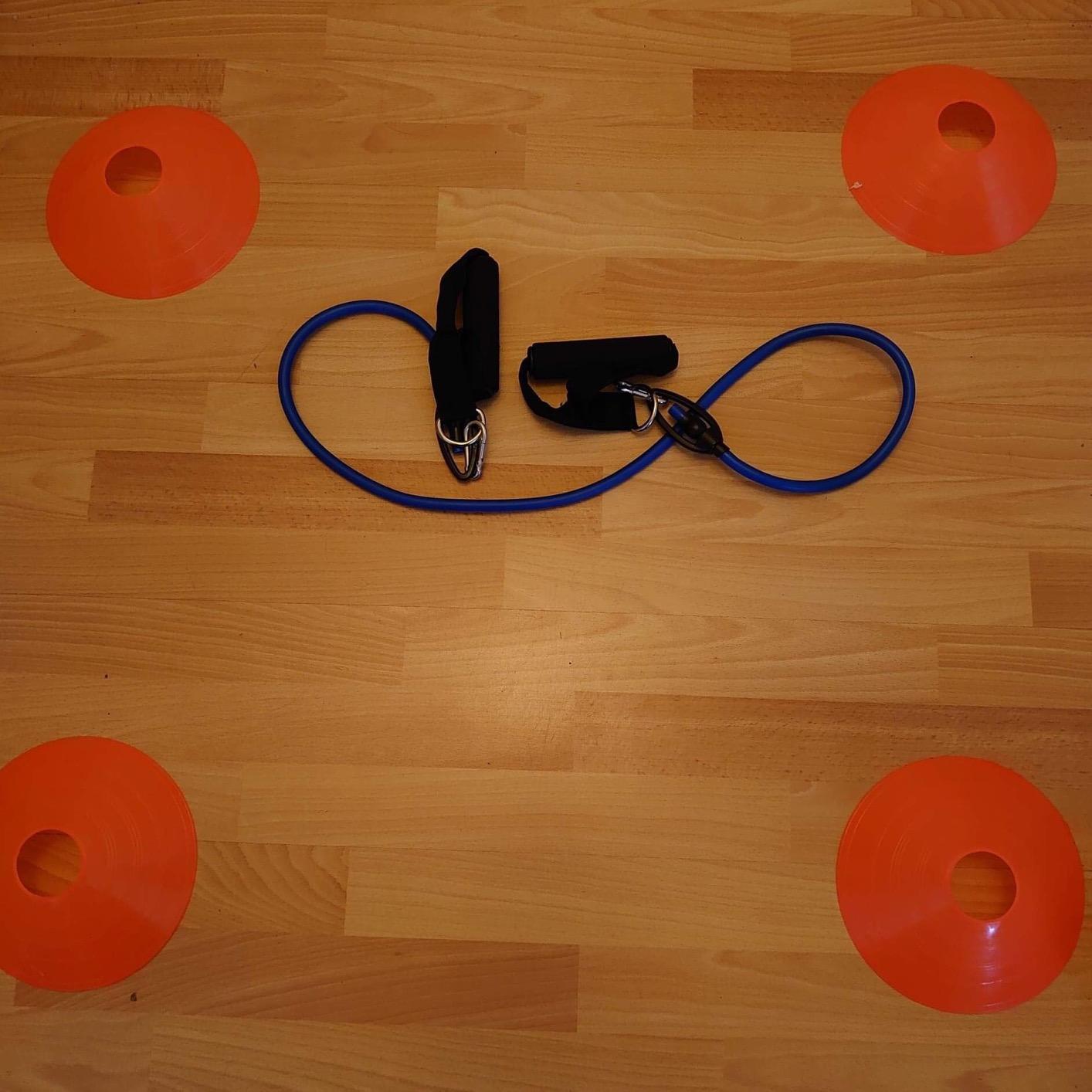 Amazon Basics Sports Practice Cones, 20 Cones with Holder : Amazon.co ...