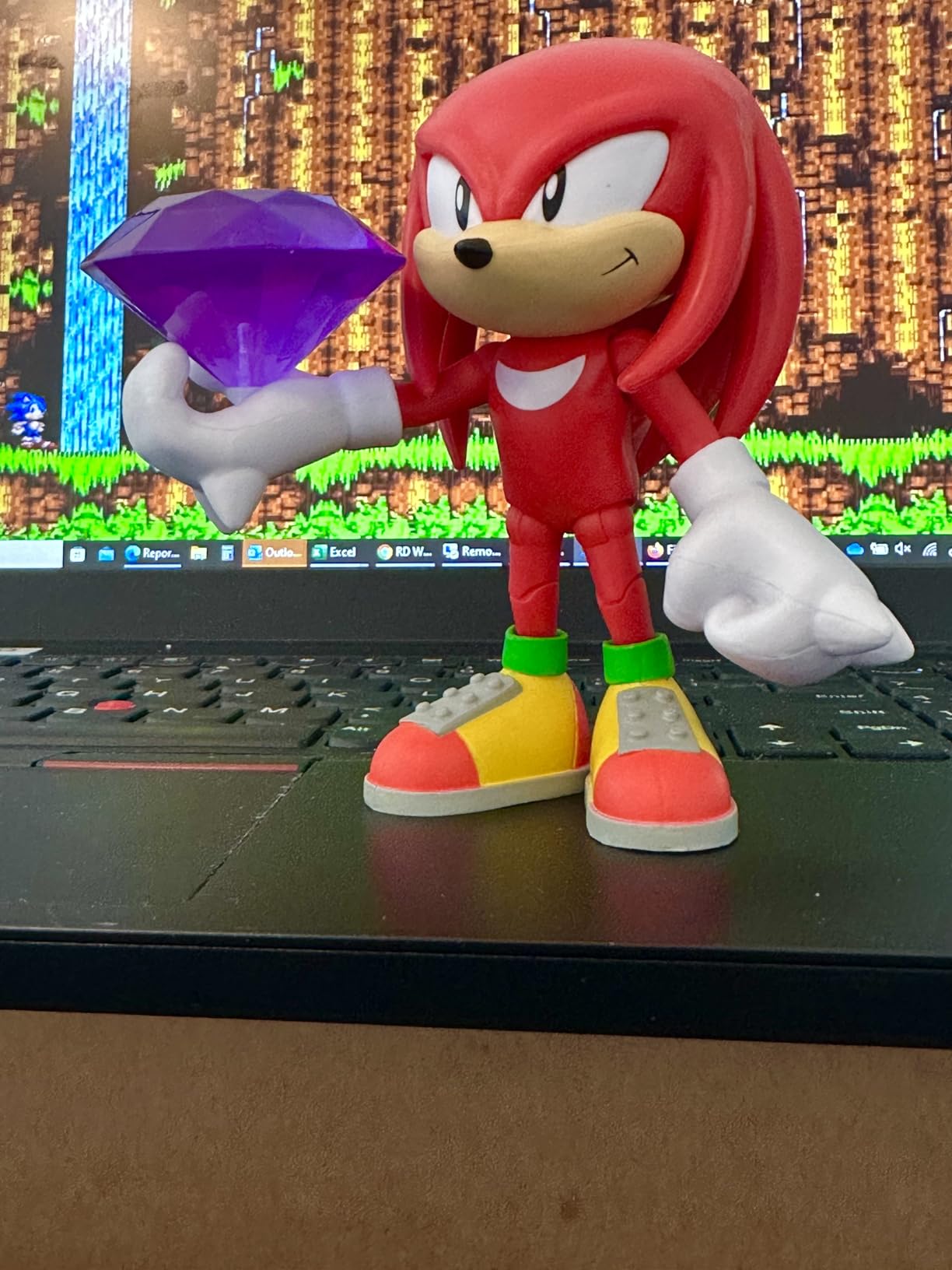 Amazon.com: Sonic the Hedgehog 4-inch Knuckles Action Figure with ...