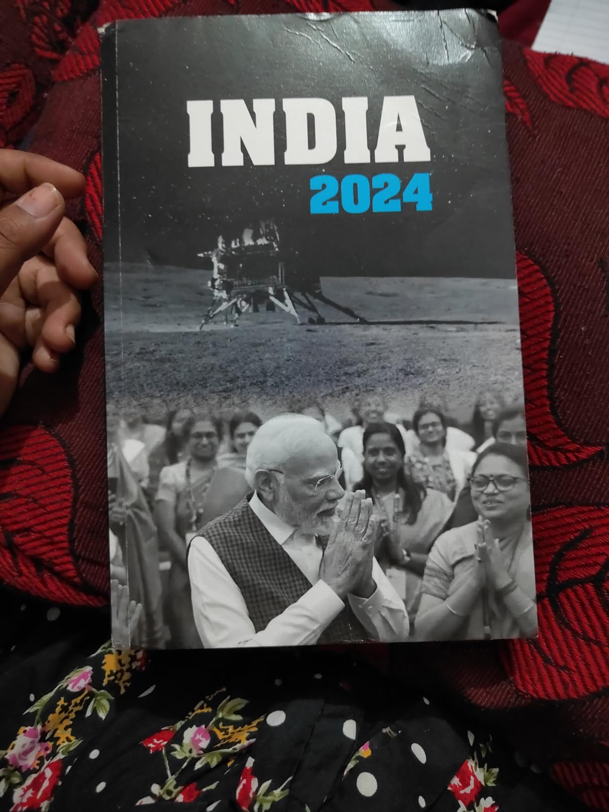 Buy INDIA 2024 - A Reference Annual by Publication Division Book Online ...