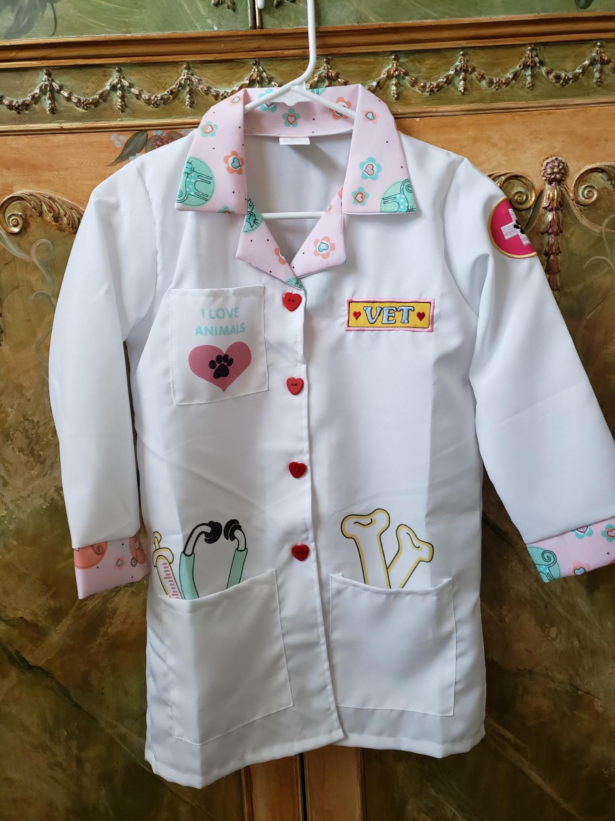 Amazon.com: Dress Up America Veterinarian Costume for Girls - Vet Lab ...