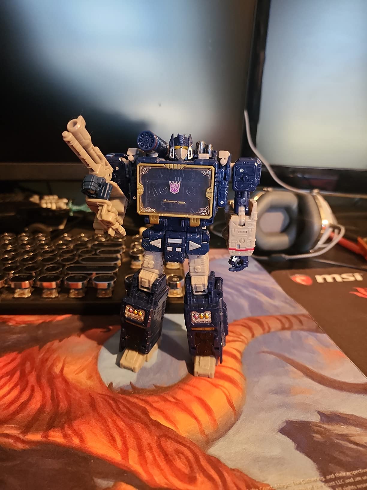 $9/mo - Finance Transformers TRA GEN Legacy EV Voyager S Soundwave ...