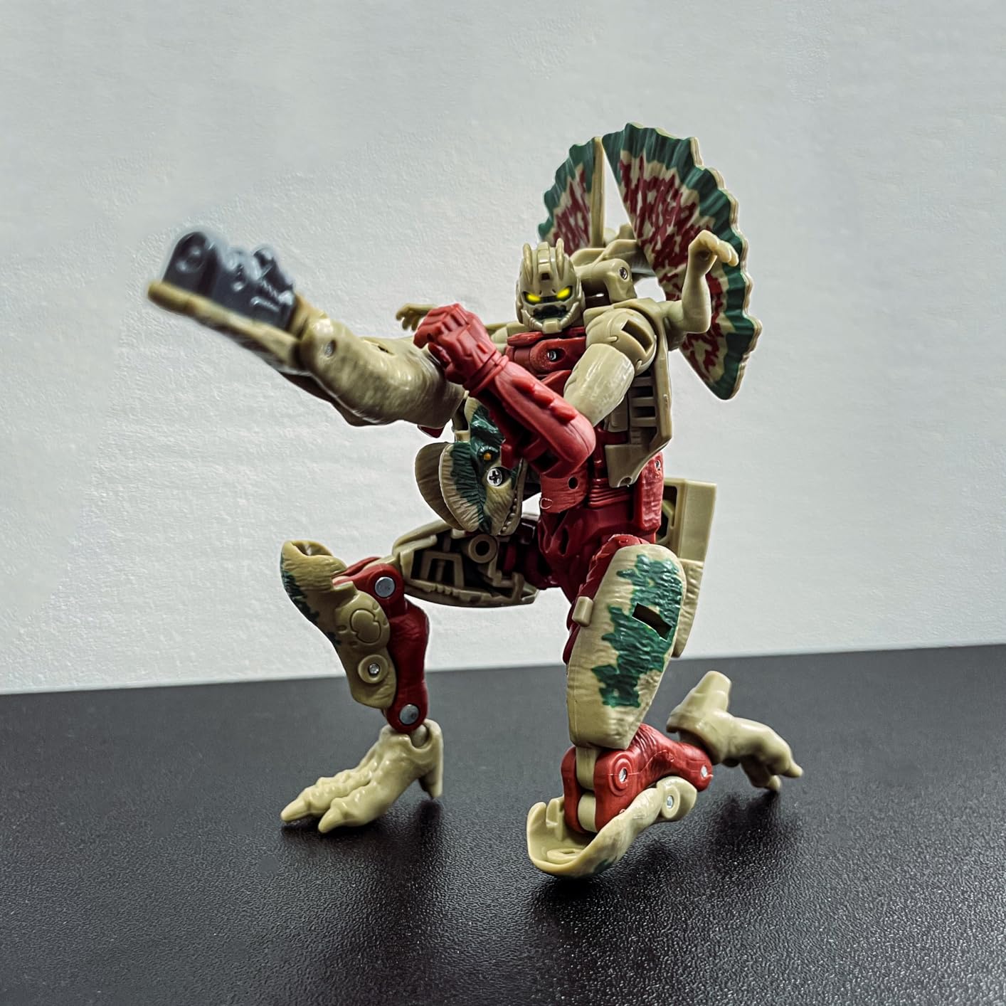 Transformers Collaborative Jurassic Park x Transformers Toys Dilophocon ...