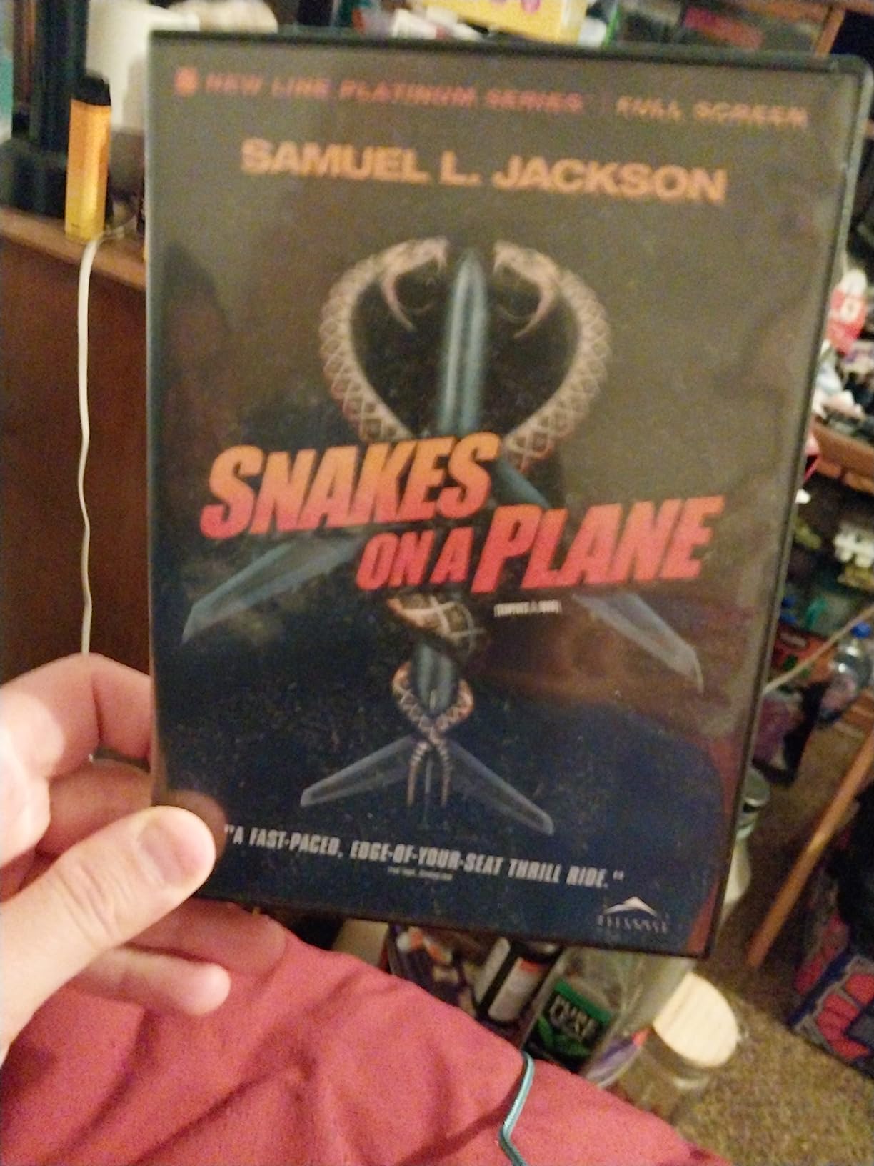 Amazon.com: Snakes on a Plane (DVD) (FS) (Movie Pass) : Movies & TV