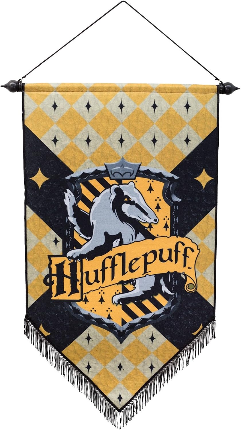 Amazon.com: Calhoun Harry Potter House Wall Scroll (21" by 36 ...