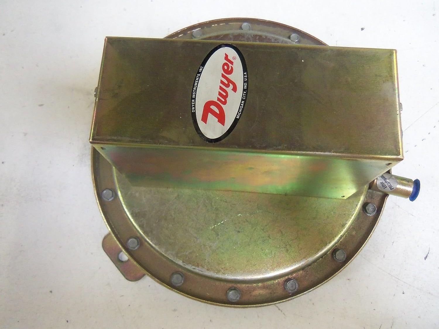 Amazon.com: Dwyer Series 1620 Single Electric Pressure Switch, Range 2. ...