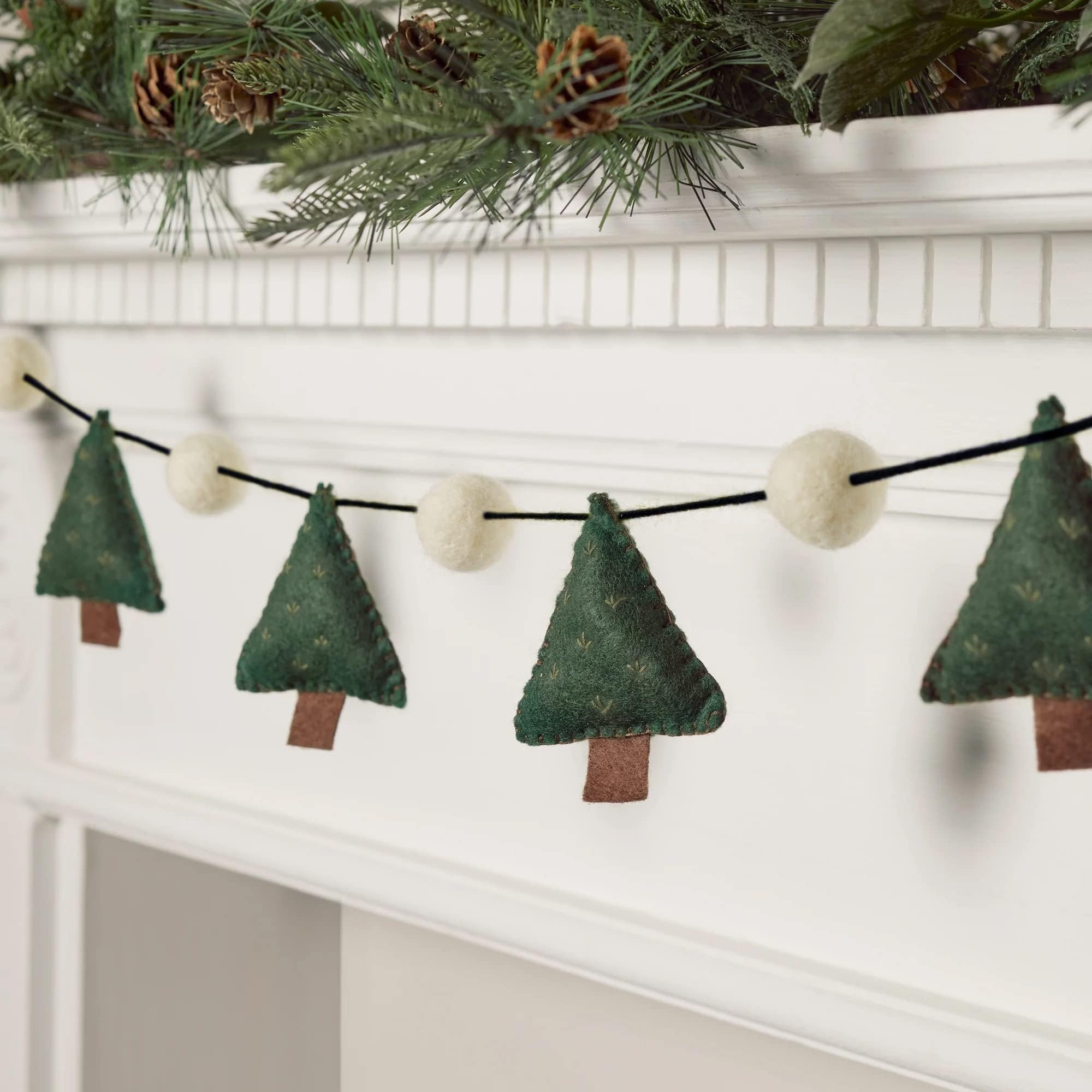 Gisela Graham Christmas Garland - Wooden Deer Head and Trees String ...