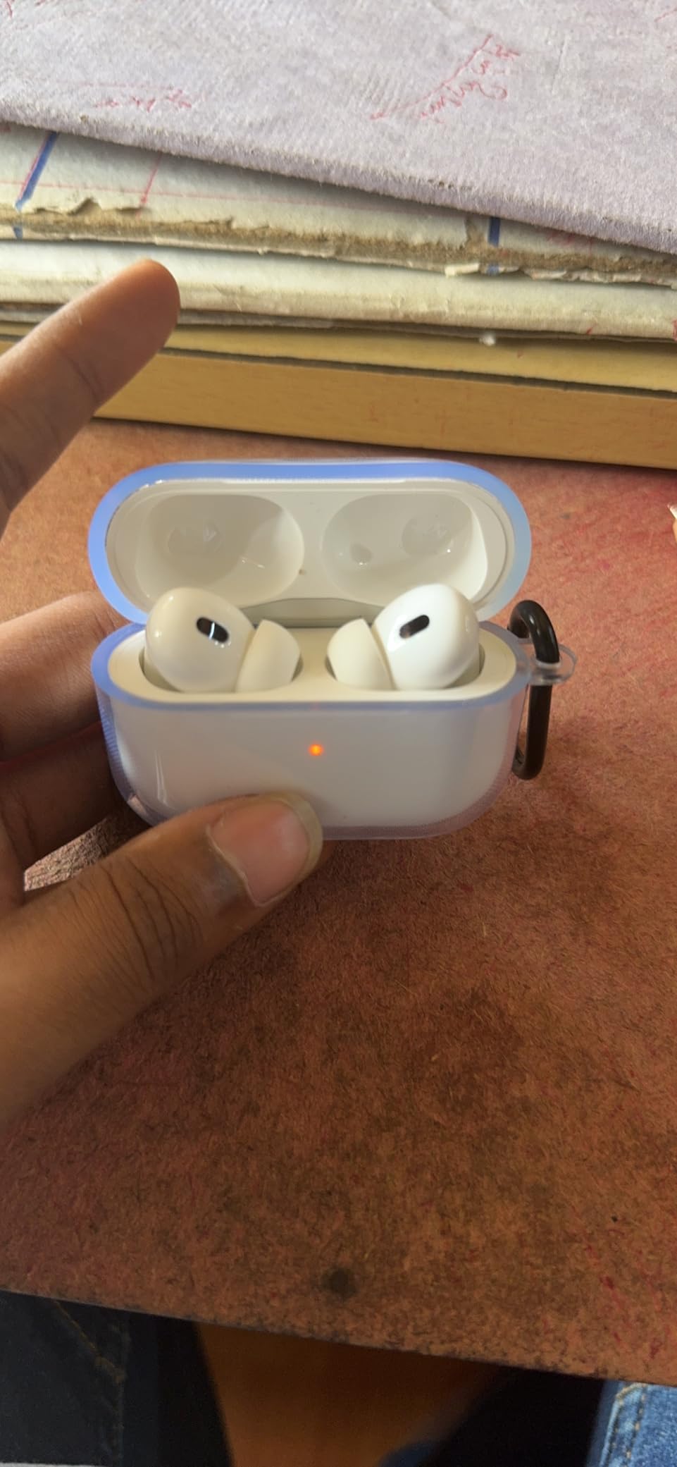 Apple AirPods Pro (2nd Generation) with MagSafe Case (USB‑C) (White ...