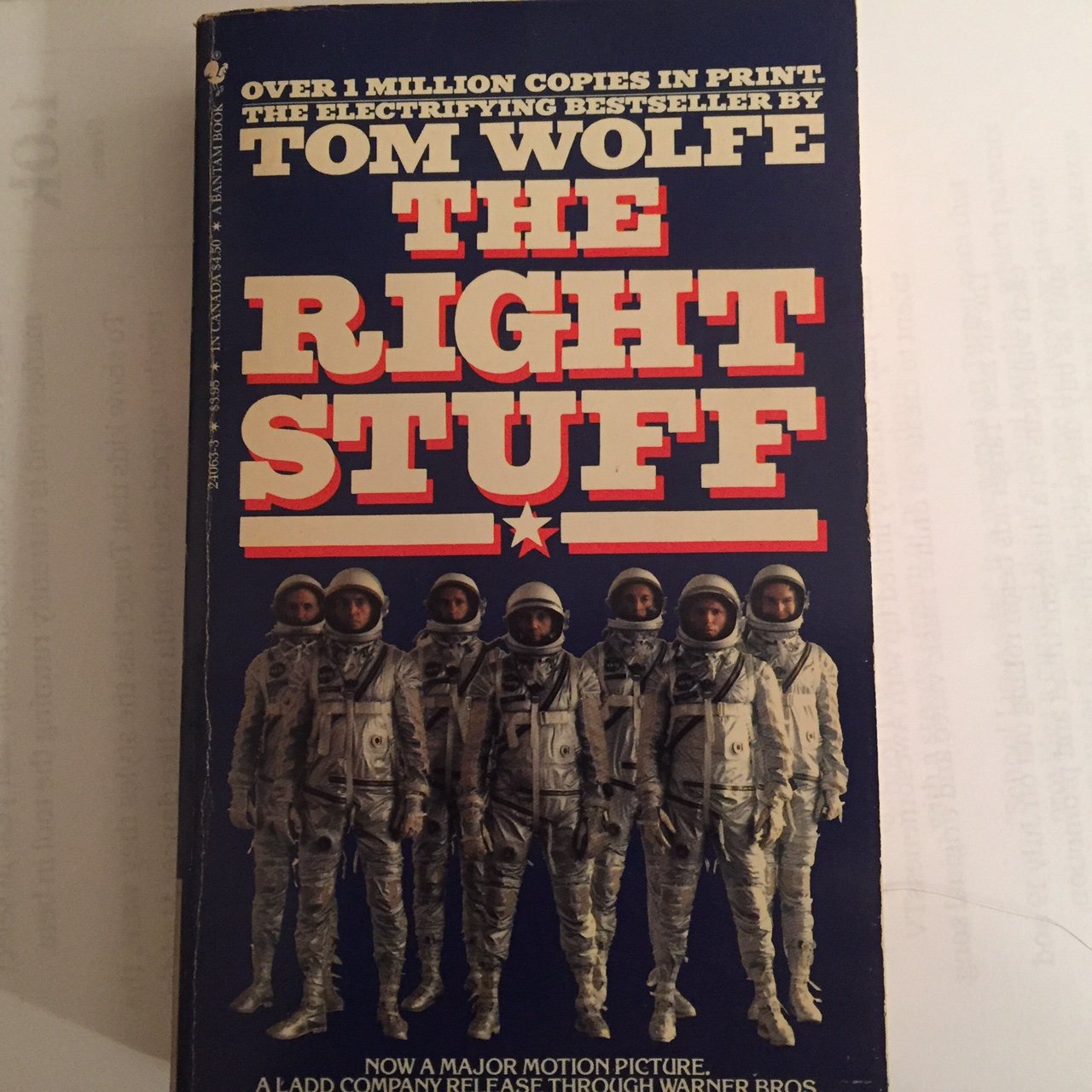 The Right Stuff: Wolfe, Tom James: 9780553240634: Amazon.com: Books
