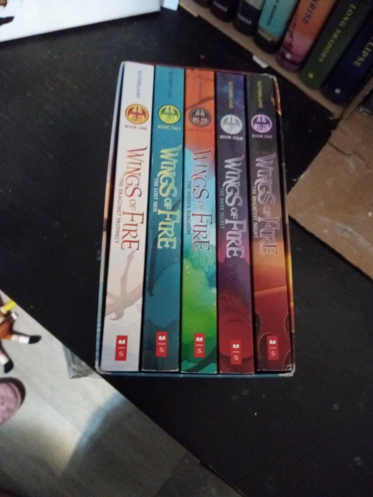 Wings of Fire Boxset, Books 1-5 (Wings of Fire): Sutherland, Tui T ...