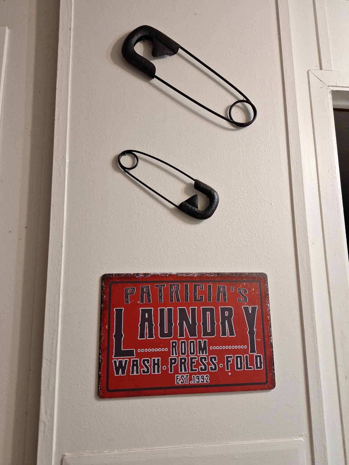 Amazon.com: Metal Safety Pins Wall Decor by CYSCOMMA - 3D Safety Pins ...