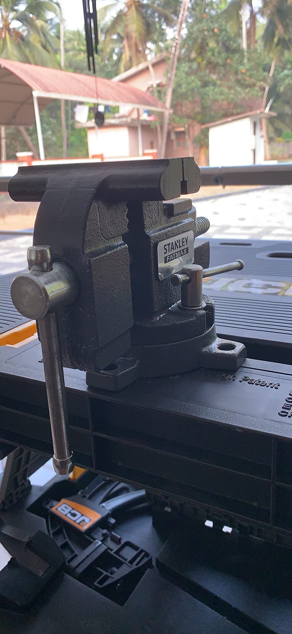 STANLEY 1-83-066 Heavy-Duty Bench Vice 100mm (4 inch) : Amazon.in: Home ...