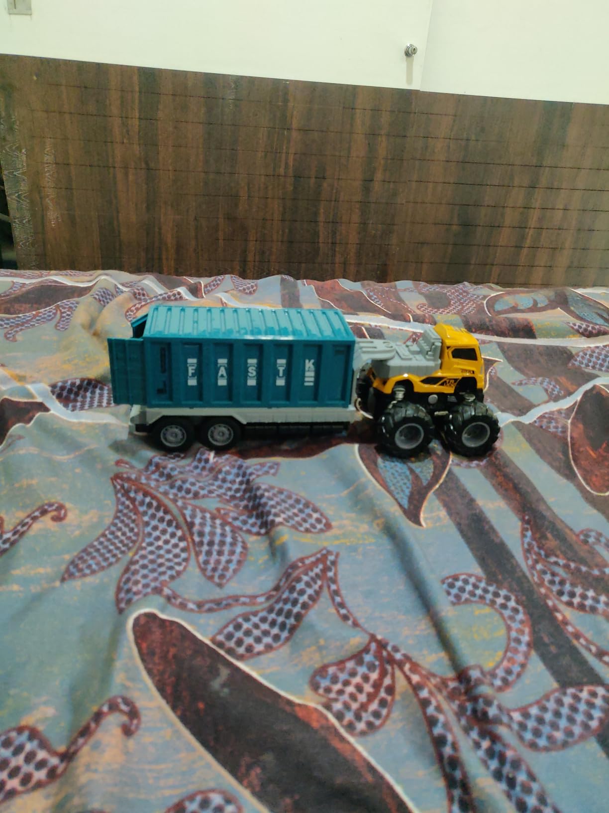 DEZICON Truck Toys Diecast Alloy Logistic Transportation Big Truck Toys ...