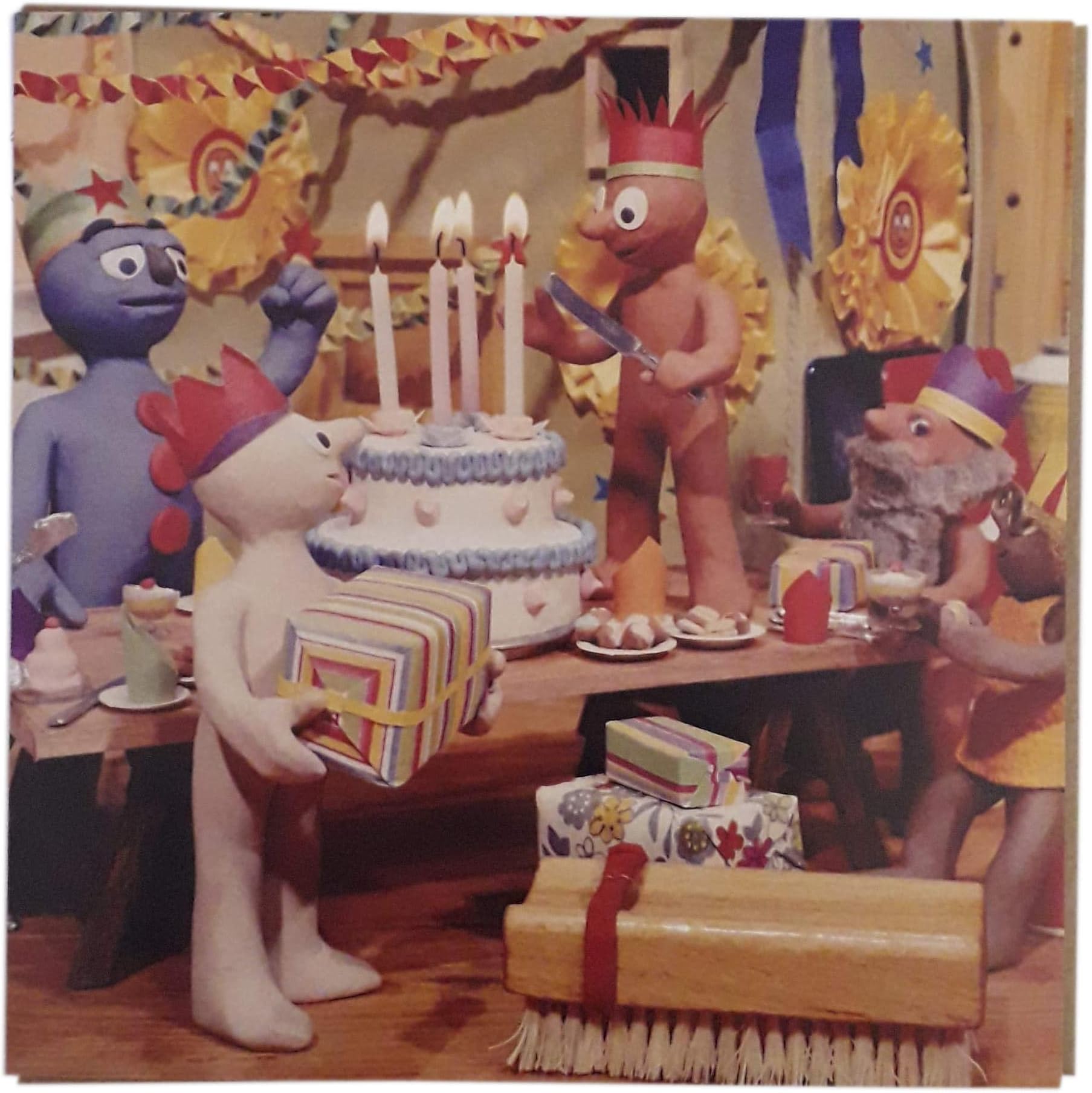 Morph Retro TV Character Birthday Card 7cm : Amazon.co.uk: Stationery ...