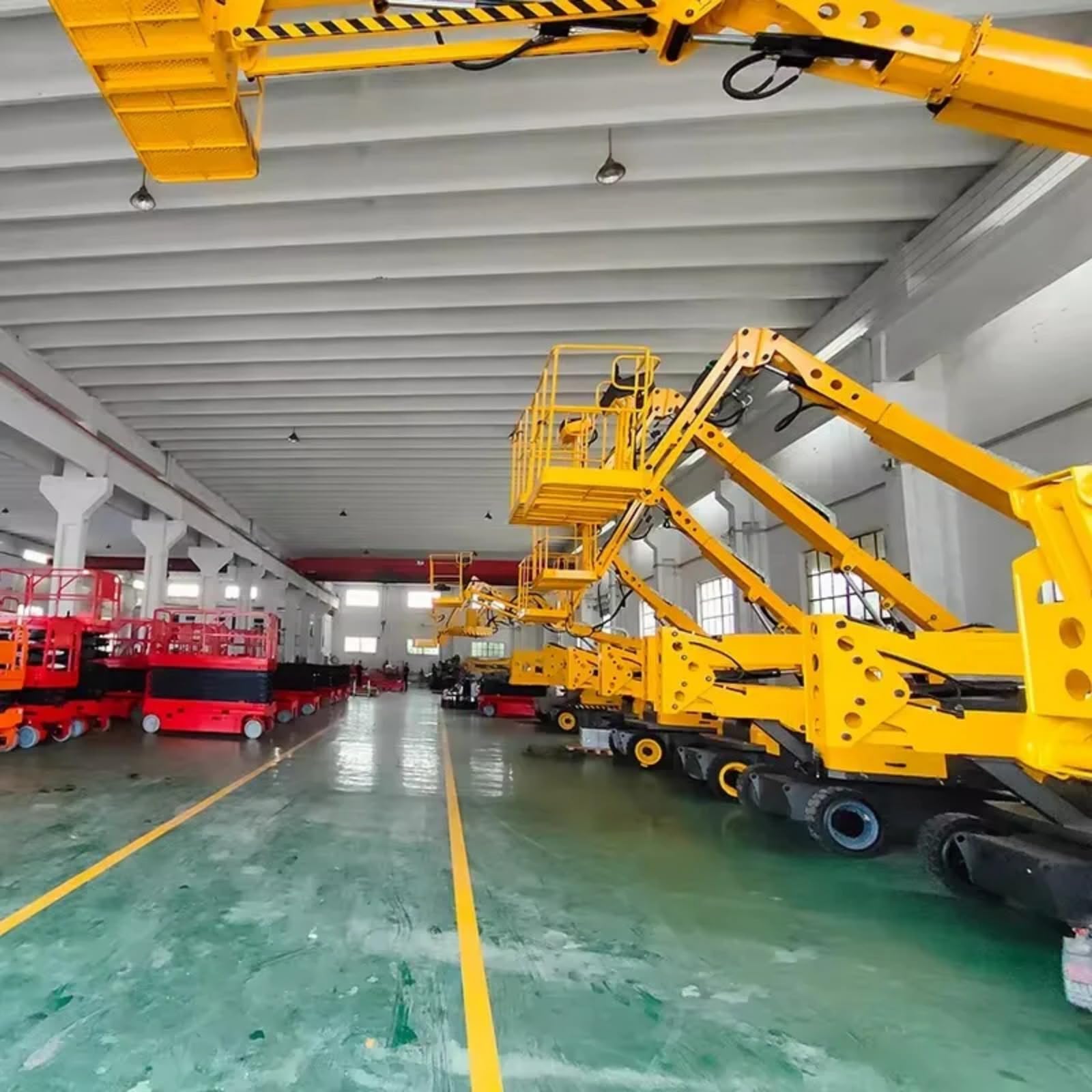 Telescoping Portable Equipment Lifts 24' Portable Material Lift
