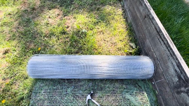 Watch Hardware Cloth Chicken Wire Gopher Mesh Review.mp4 on Amazon Live